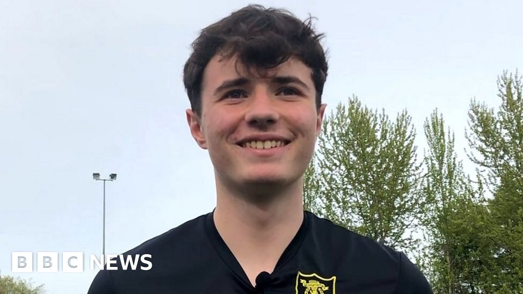 Autism football club helped rekindle my Premiership dream - BBC News