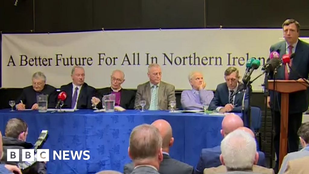 Loyalist paramilitary groups 'to support rule of law' - BBC News