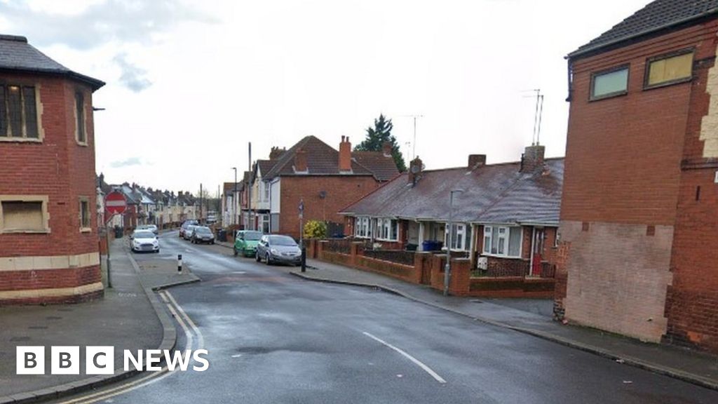 Attempted murder arrests over Edlington shooting - BBC News