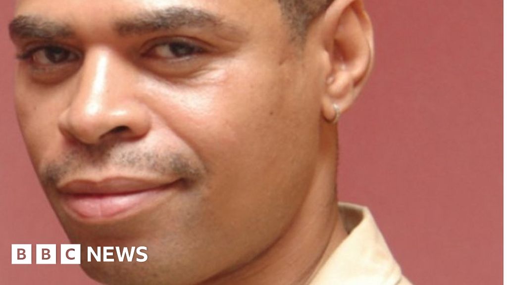 Sean Rigg death: Policeman in court on perjury charge - BBC News