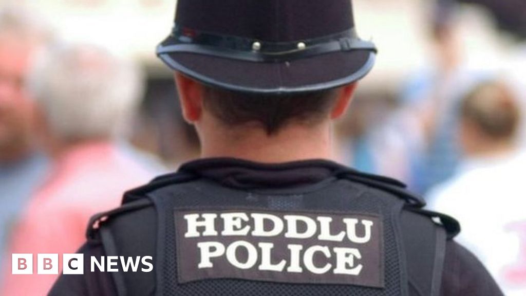 Rise in long-term police psychological sick leave - BBC News