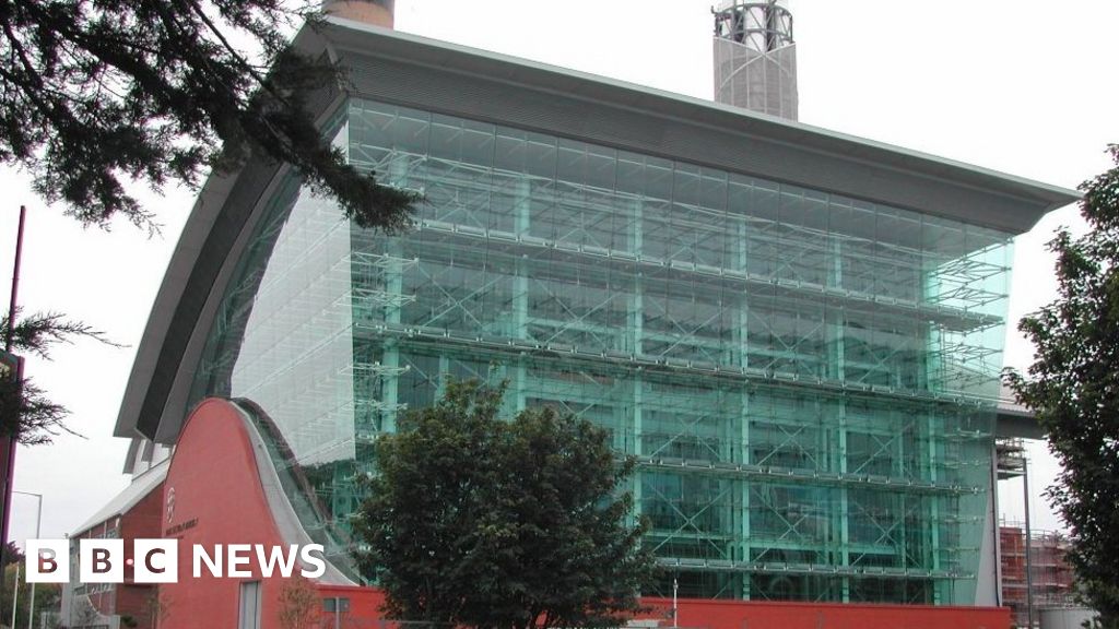 Manx Utilities reviews cut in green electricity payments