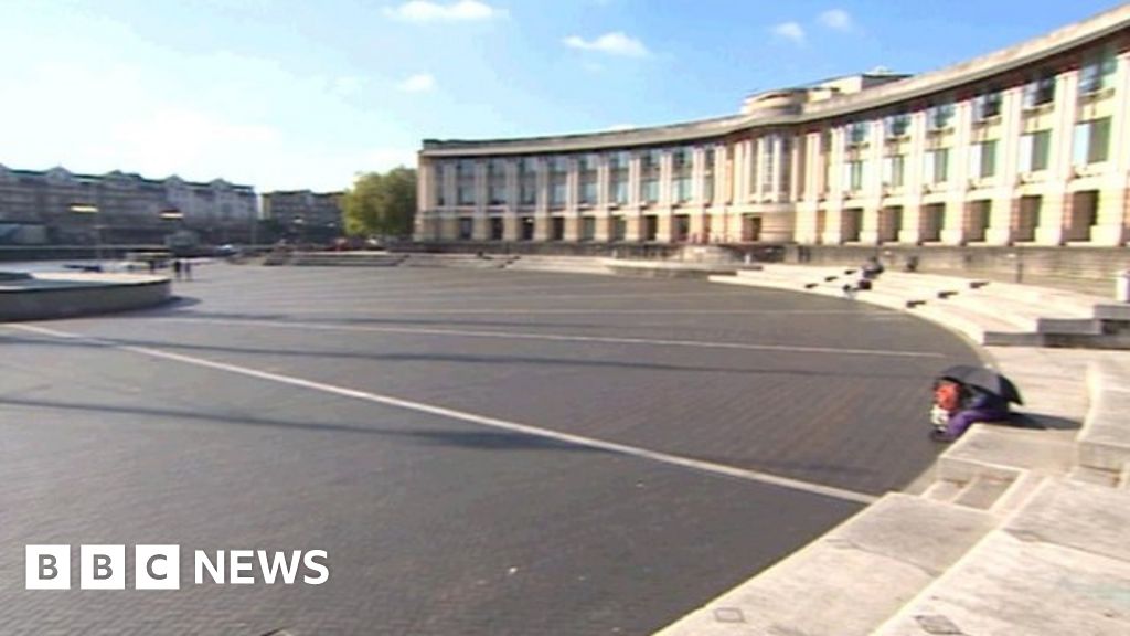 MPs demand SFO inquiry into Lloyds Bank - BBC News