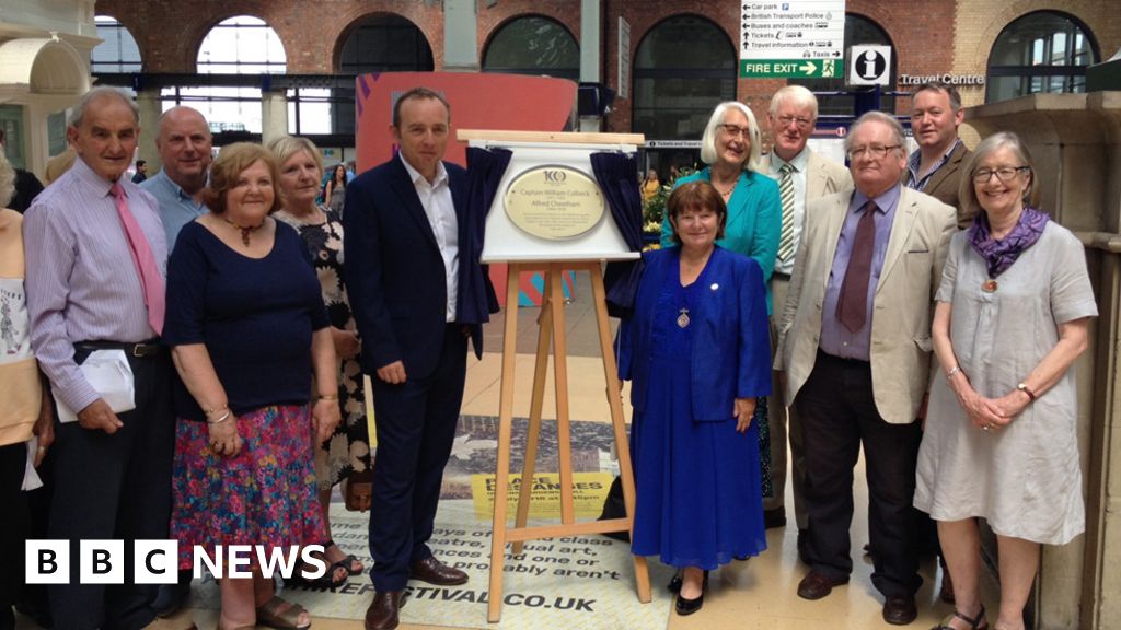 Hull to unveil 100 plaques to honour historic residents - BBC News