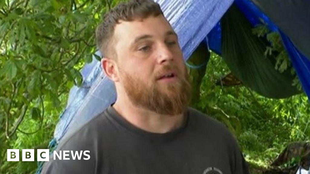 Underground HS2 tunnel protesters defy eviction