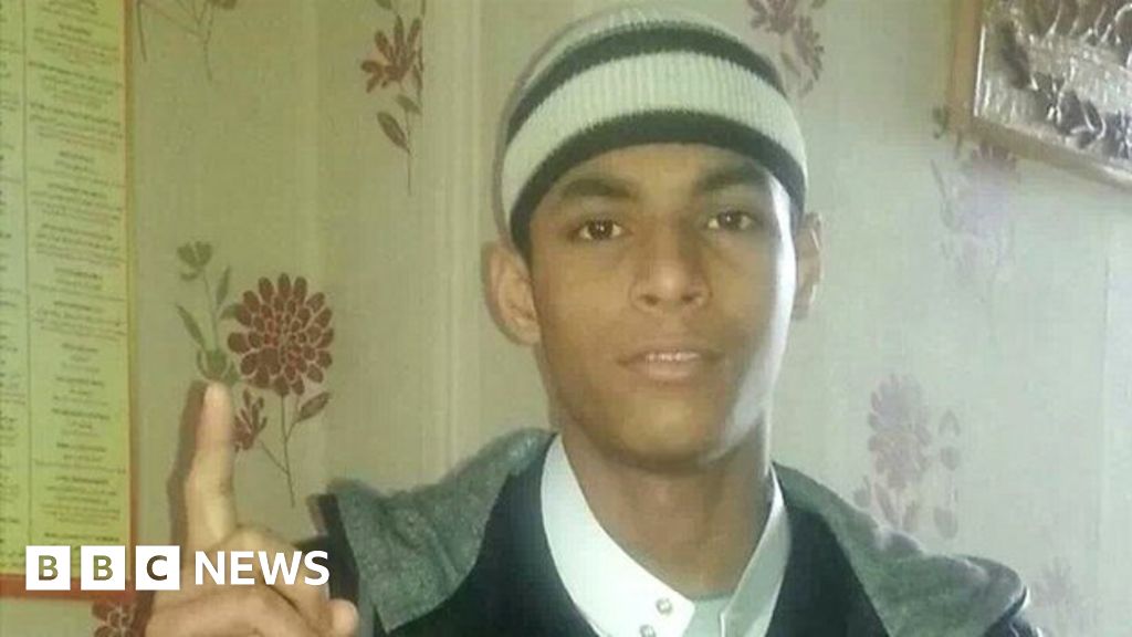 Student Syed Choudhury pleads guilty to terror charge - BBC News