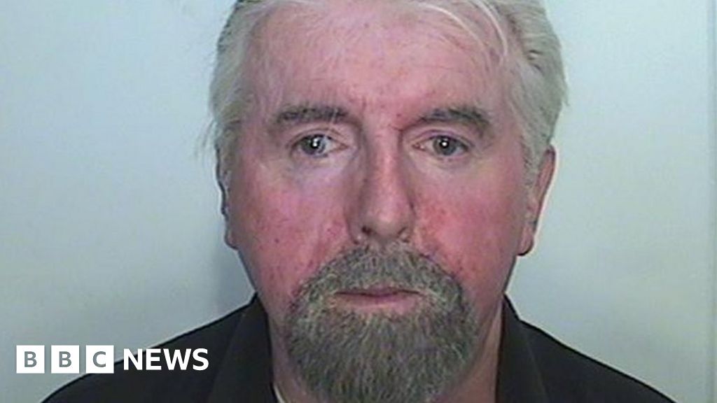 Stuart Reid killed his father while 'delusional' - BBC News