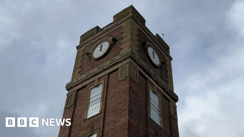 York's landmark chocolate factory clock to tick again - BBC News