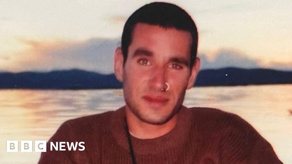 Body of man found at St Martin vinery named - BBC News