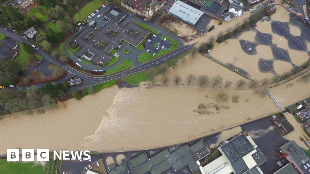 Hawick river dredging plea follows floods - BBC News