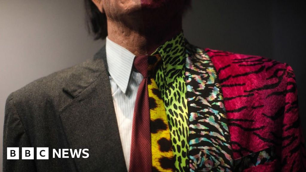 DDoS: Man who sold website defences pleads guilty to attacks - BBC News