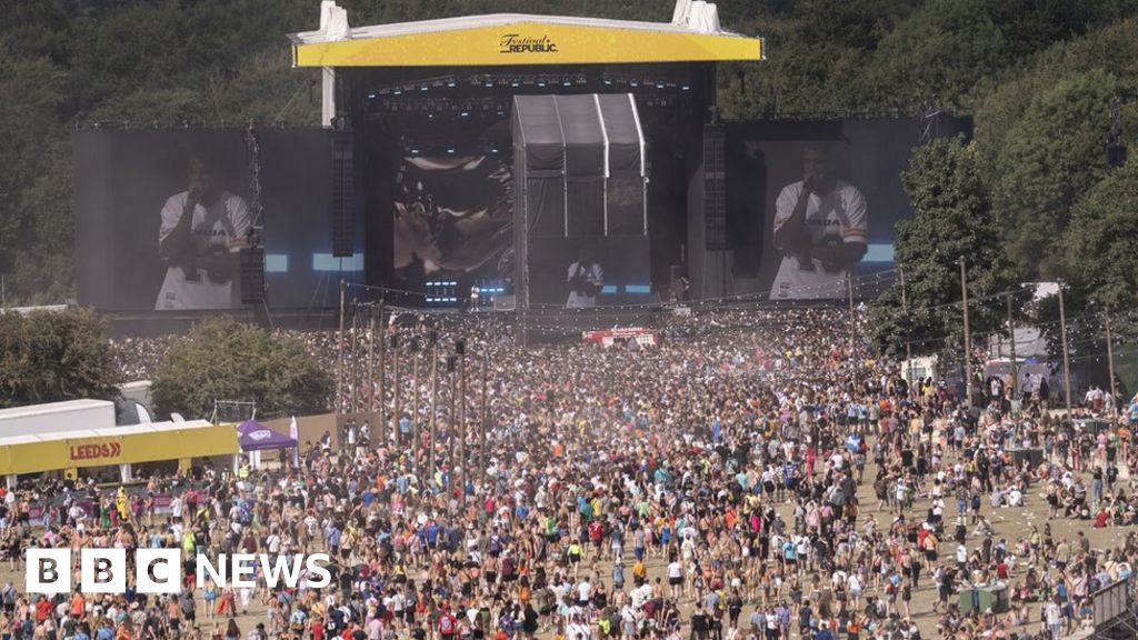 Leeds Festival sees rise in drug arrests - BBC News