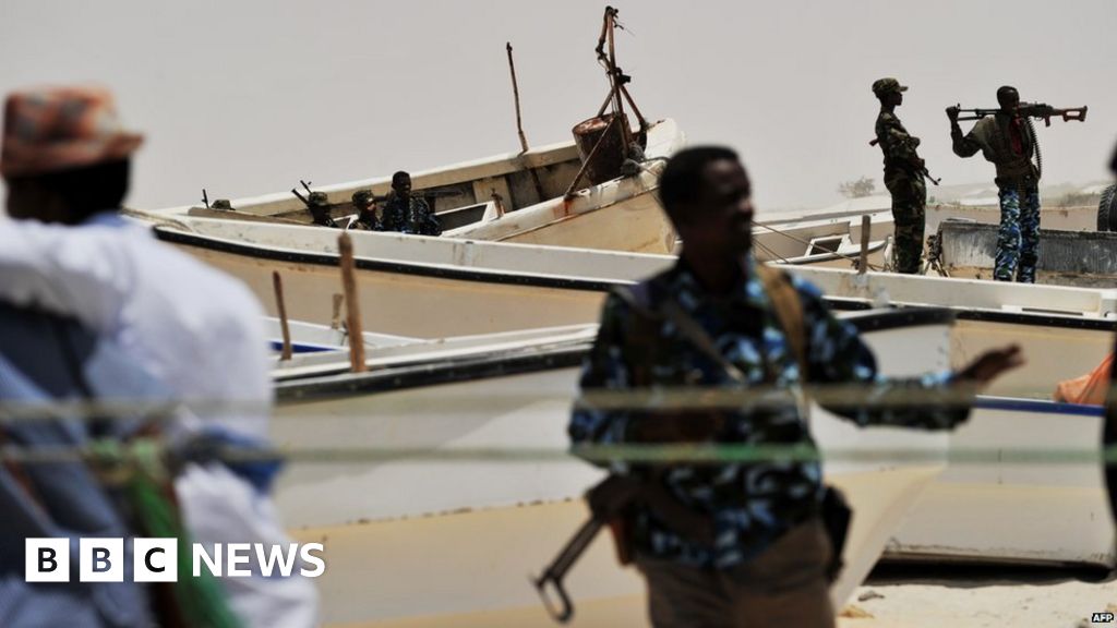 Somalia warns of return to piracy - BBC News