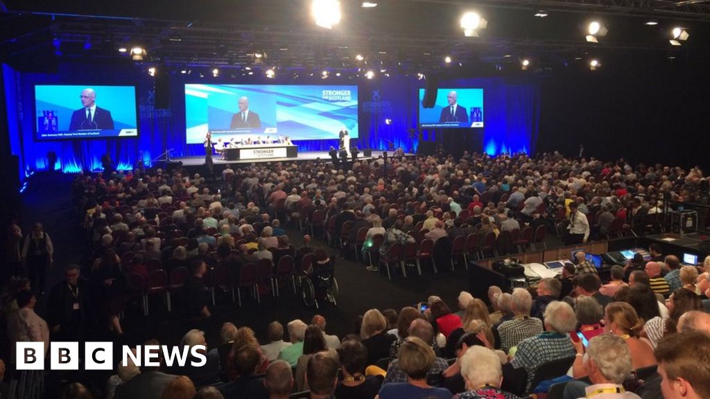 Debating independent economics at the SNP conference - BBC News