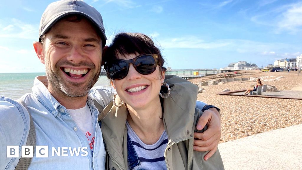 CBeebies' Rebecca Keatley gives birth to baby girl - BBC News