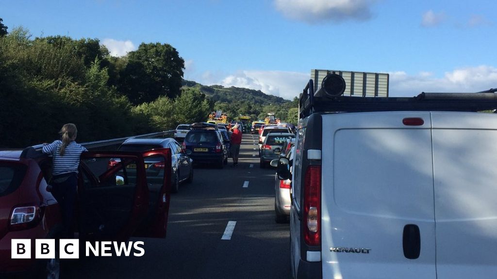 IPCC probe into fatal police chase on M4 around Cardiff