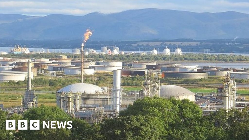 Ministers approve BP's Grangemouth power plant plans - BBC News