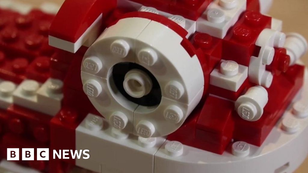 Jeffrey Kong: Singapore's Lego brick artist - BBC News