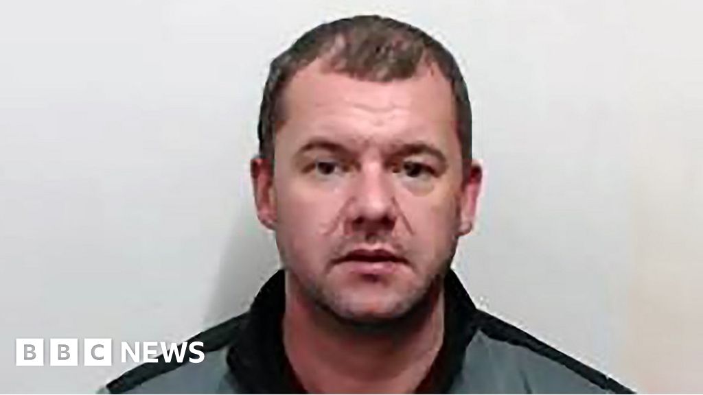 Police hunt for on-the-run rapist David McCue - BBC News