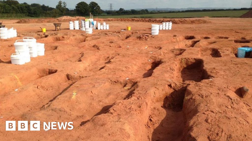 Medieval graves found near Exeter 'mystify' archaeologists - BBC News