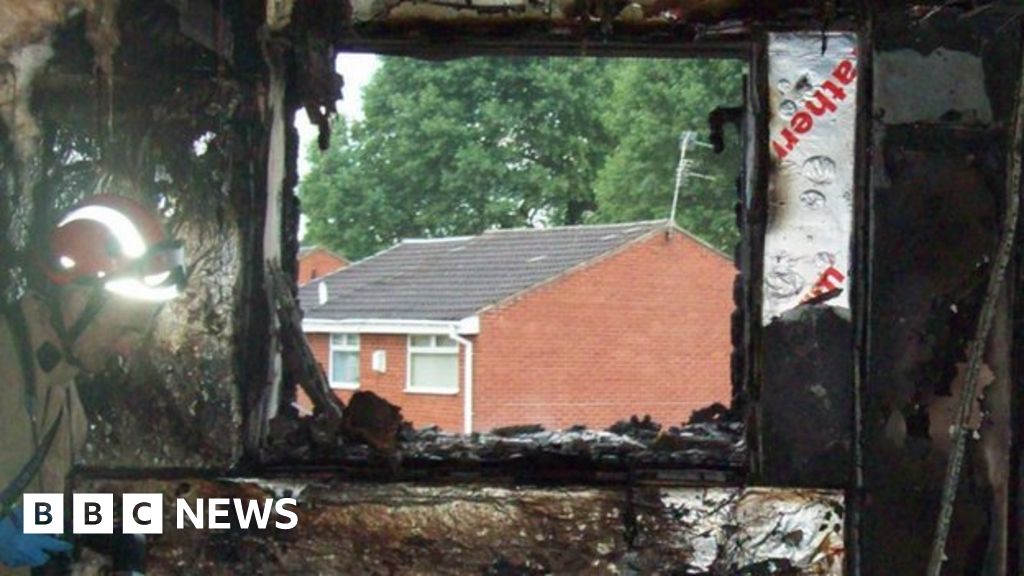 Heated mat for tarantula suspected cause of Warrington fire - BBC News