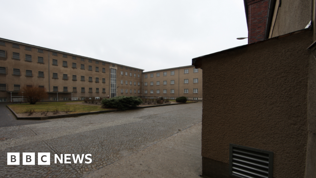 Germans campaign for memorial to victims of communism