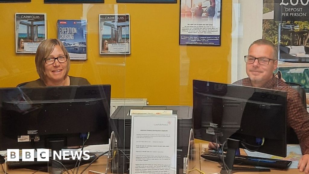 Covid-19: Pandemic-hit travel agent 'had nothing to live off' - BBC News