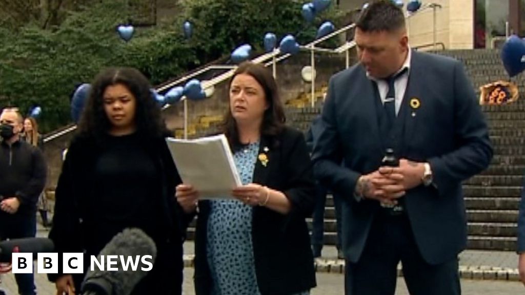 Harry Baker: Murder victim's mother makes plea to other parents - BBC News