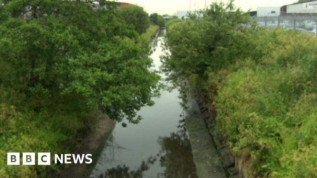 The history of Belfast's Blackstaff River - BBC News