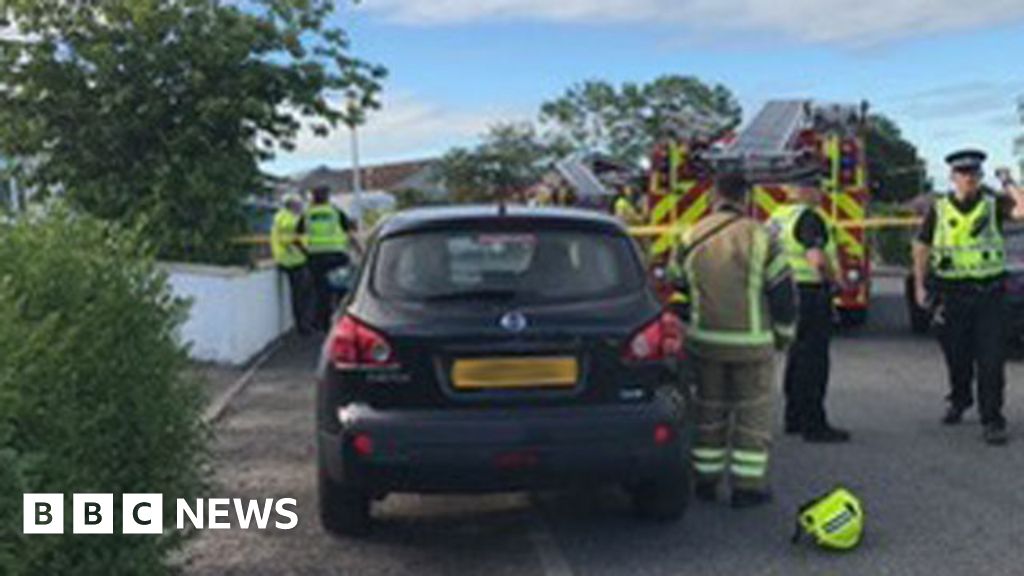 Woman injured in Inverness house fire - BBC News