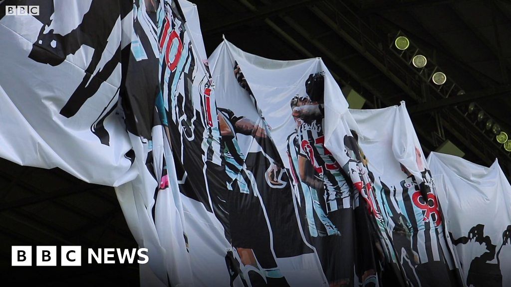 Rafa Benitez says giant flags help inspire his Newcastle team - BBC News