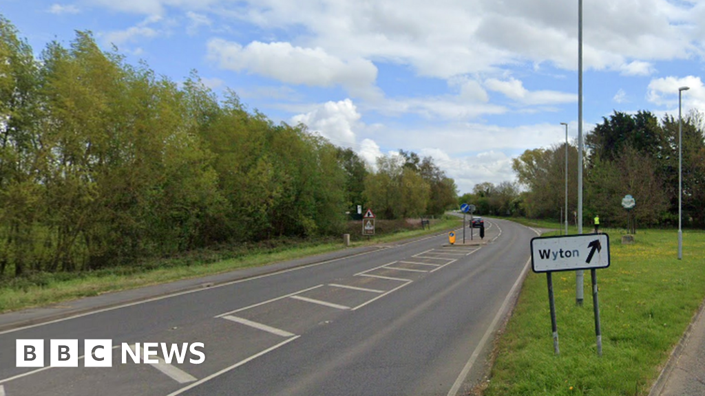 Wyton cyclist dies in hospital after lorry crash - BBC News