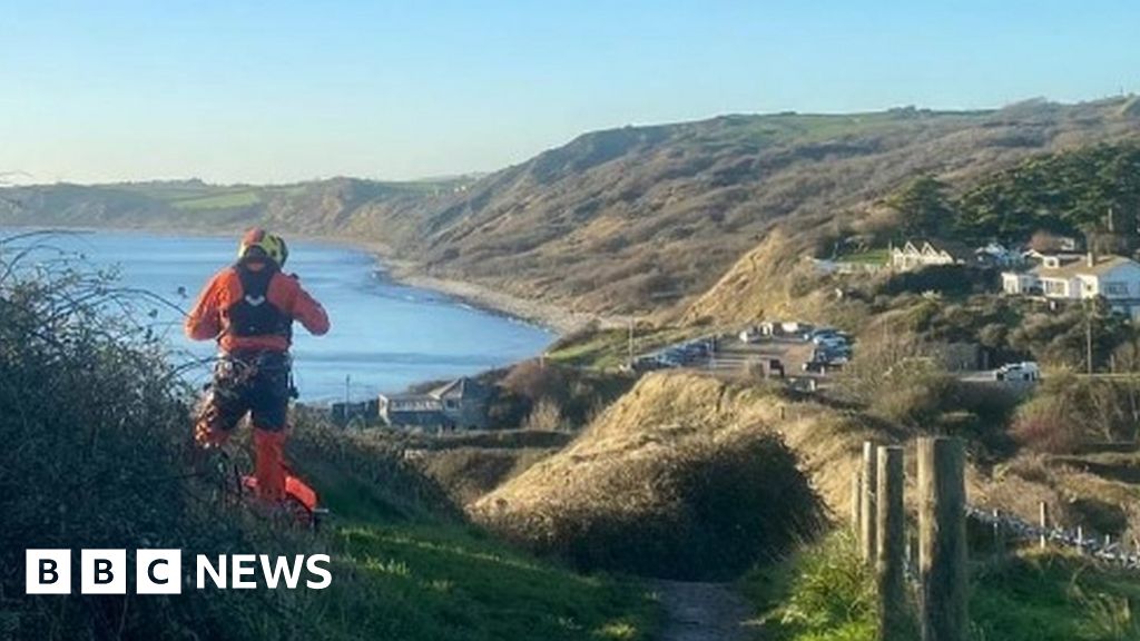 Collapsed walker airlifted off South West Coast Path