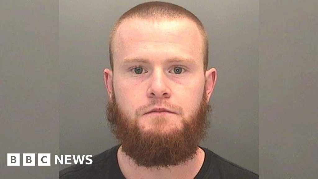 Lee Griffiths from Swansea jailed over bomb-making manuals - BBC News