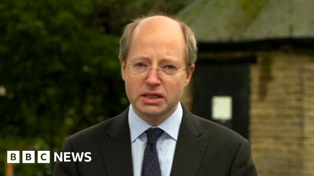 Sir Philip Rutnam: Ex-Home Office boss appointed to NHS board - BBC News