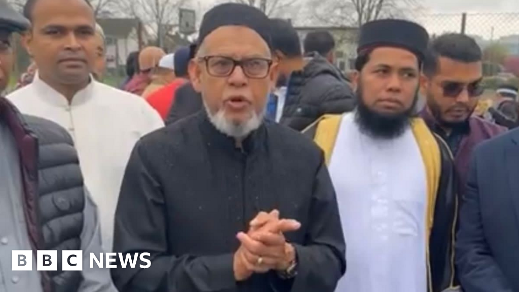 Harlow mosque fire sees two teens arrested for arson