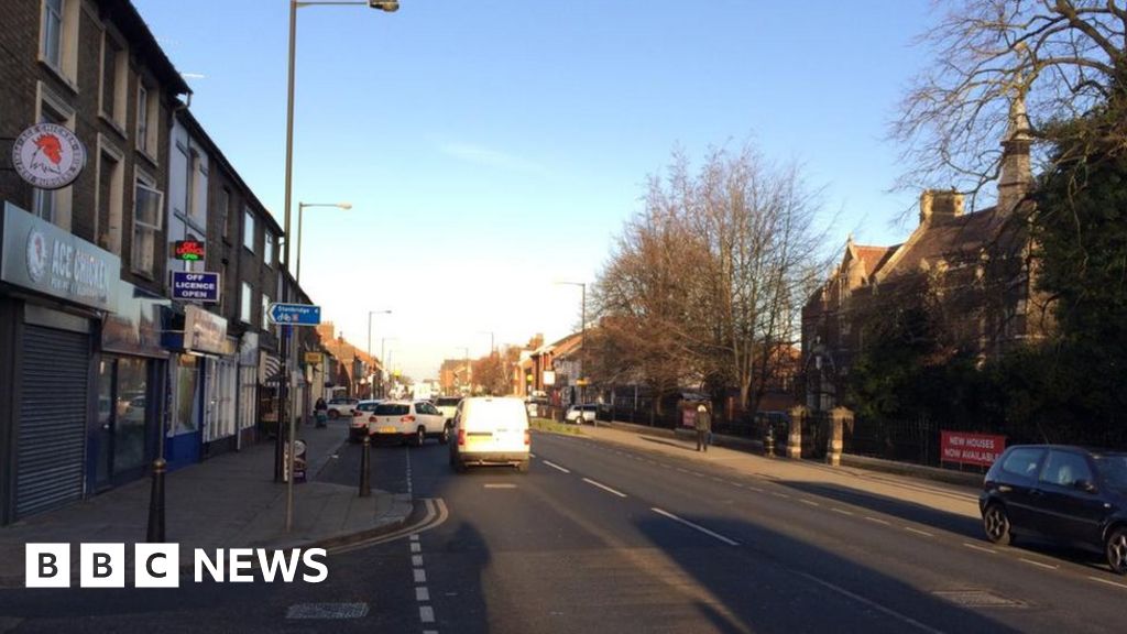 Two teenagers charged with Dunstable rush hour stabbing - BBC News