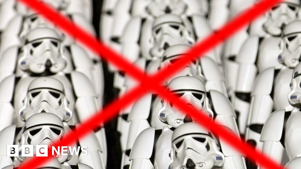 Star Wars: How to avoid The Force Awakens - BBC News