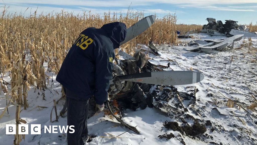 Four generations of US family die in South Dakota plane crash