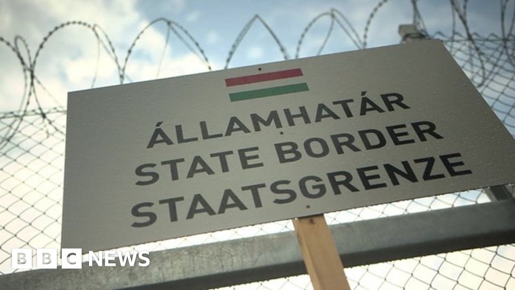 Hungary builds border fence to control migrant numbers - BBC News