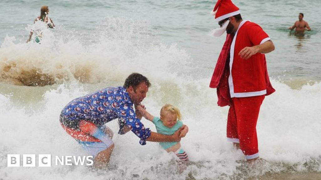 How Christmas Day was celebrated around the world - BBC News