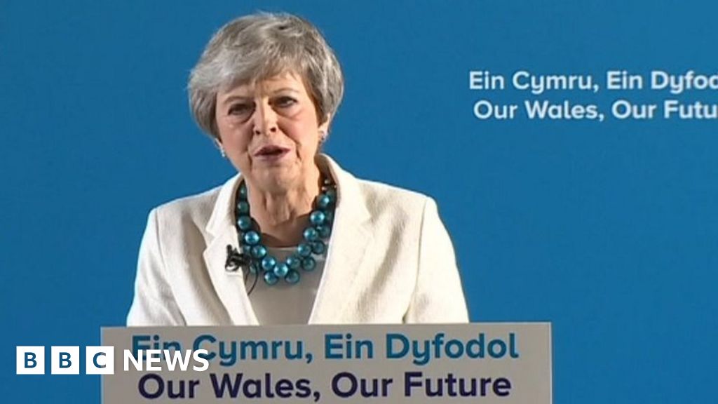 PM heckled at Welsh Tory conference after local election losses - BBC News