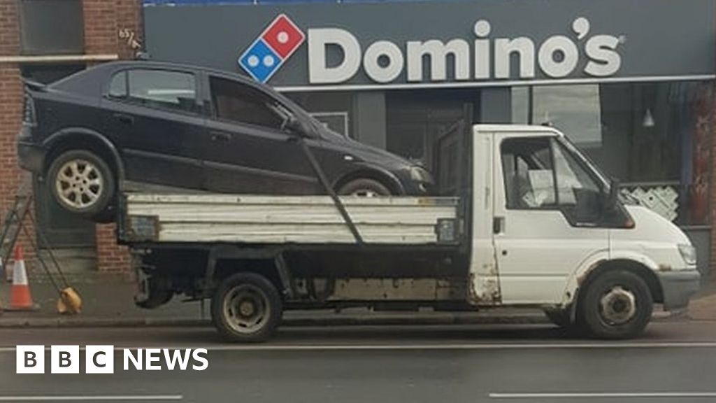 Police stop van carrying car in Plymouth - BBC News