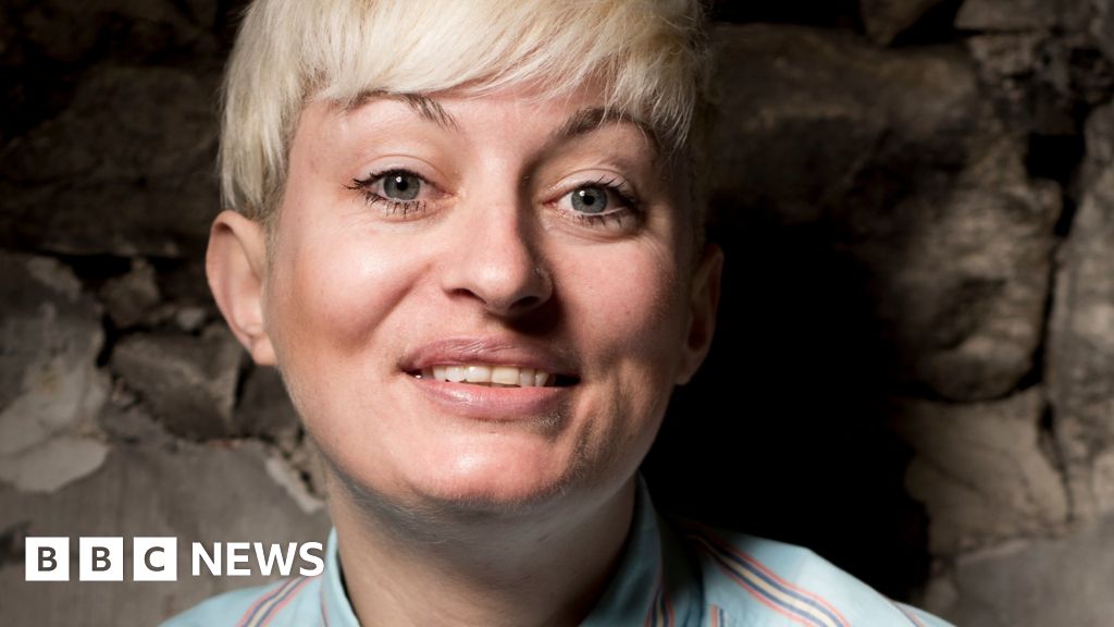 The comedians making mental health a laughing matter - BBC News