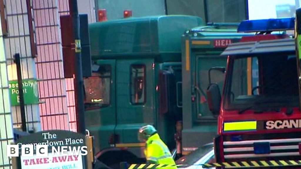 Bin lorry driver 'had not blacked out' - BBC News