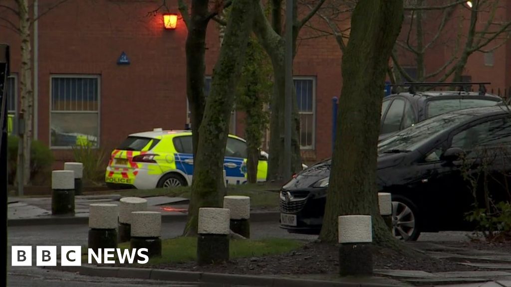 Rainhill High School: Boy hurt in suspected stabbing - BBC News