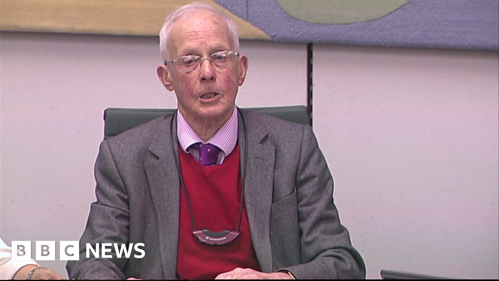 David Winnick: 'You feel no shame' - BBC News