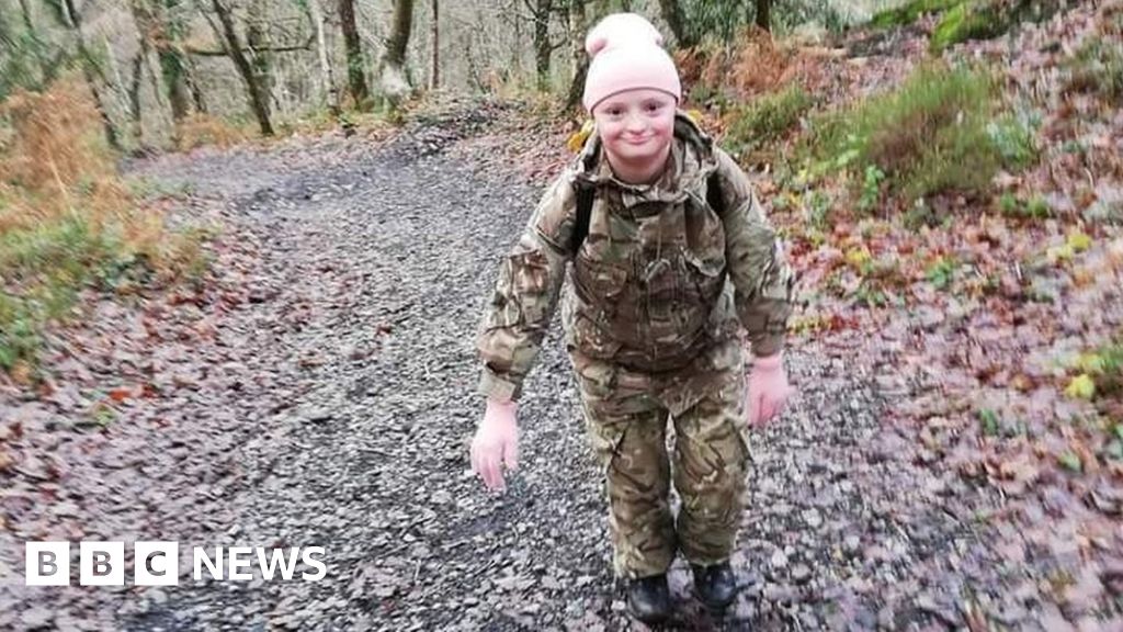 Devon army cadet raises funds for wounded veterans - BBC News