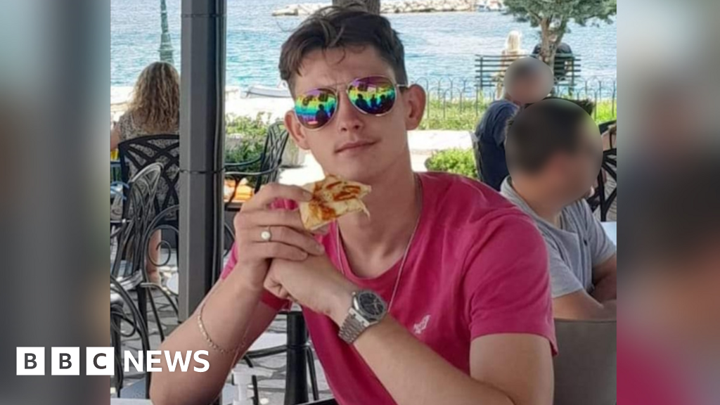 Pitsea motorbike crash victim, 19, was 'popular and hardworking' - BBC News