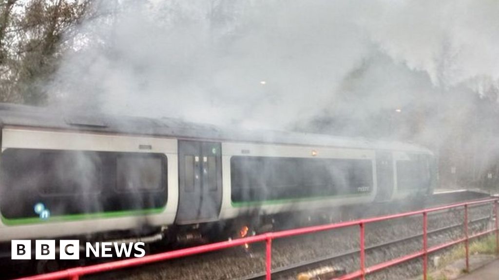 London Midland train fire: 200 passengers evacuated - BBC News